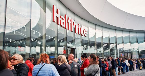 HalfPrice opens a new store in Madrid - CCC S.A.
