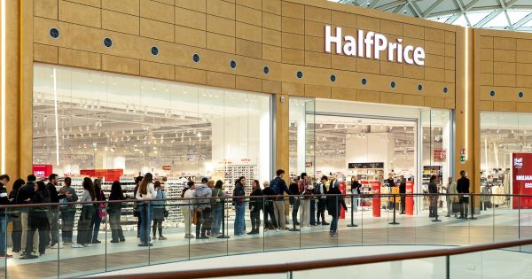 HalfPrice conquers another European market! - CCC S.A.